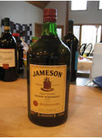 セキュリティが飲む、男のショット: NYWalker｜M2J｜森崇のニューヨークレポート